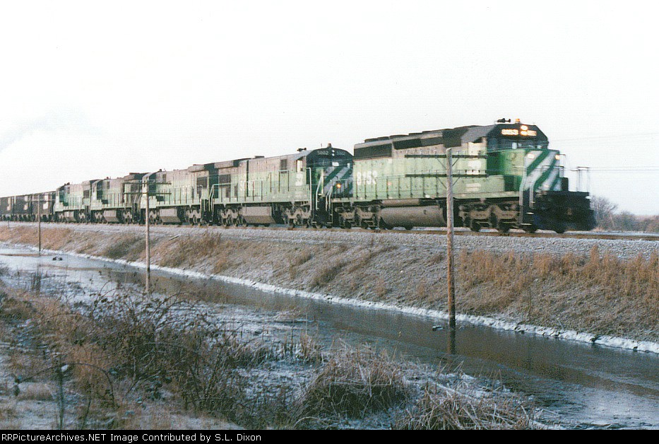 BN 8153 North coal train